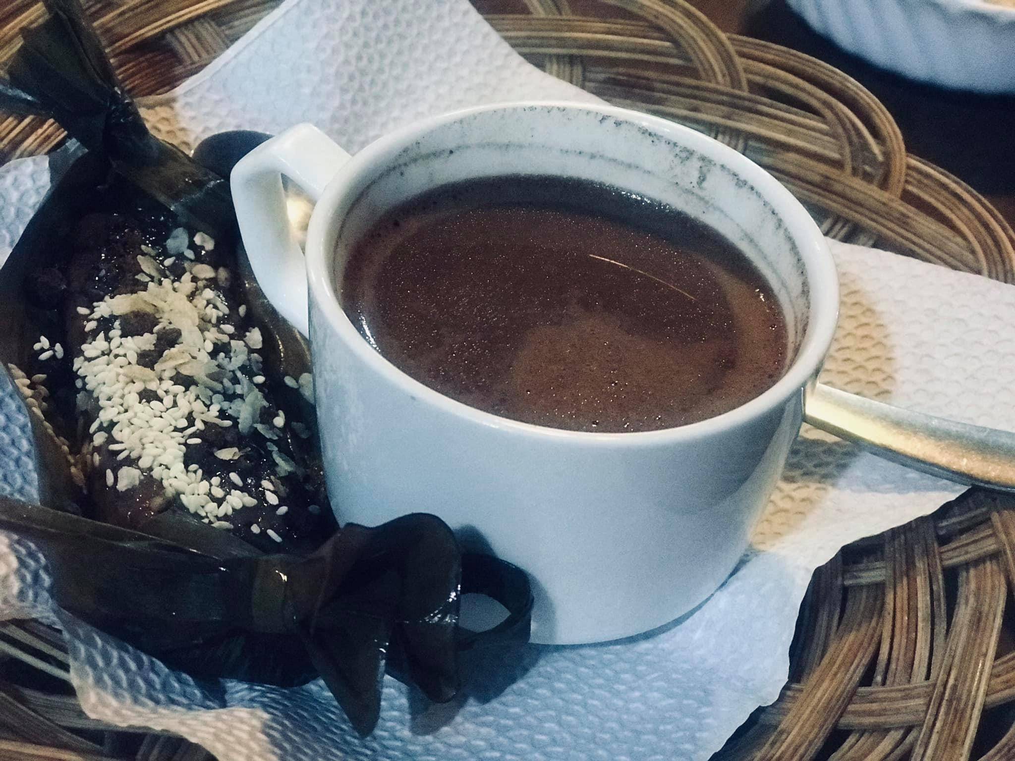 Enjoying the sumptuous Suman-Tsokolate (Sikwate) at Seagull Mountain Resort